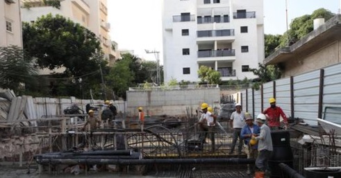 Do Gaza civilians work in Israel? - whoishamas.com